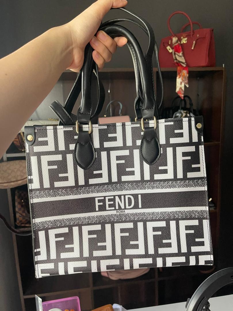 Beg fendi...sy bli bundle, Women's Fashion, Bags & Wallets, Cross-body ...