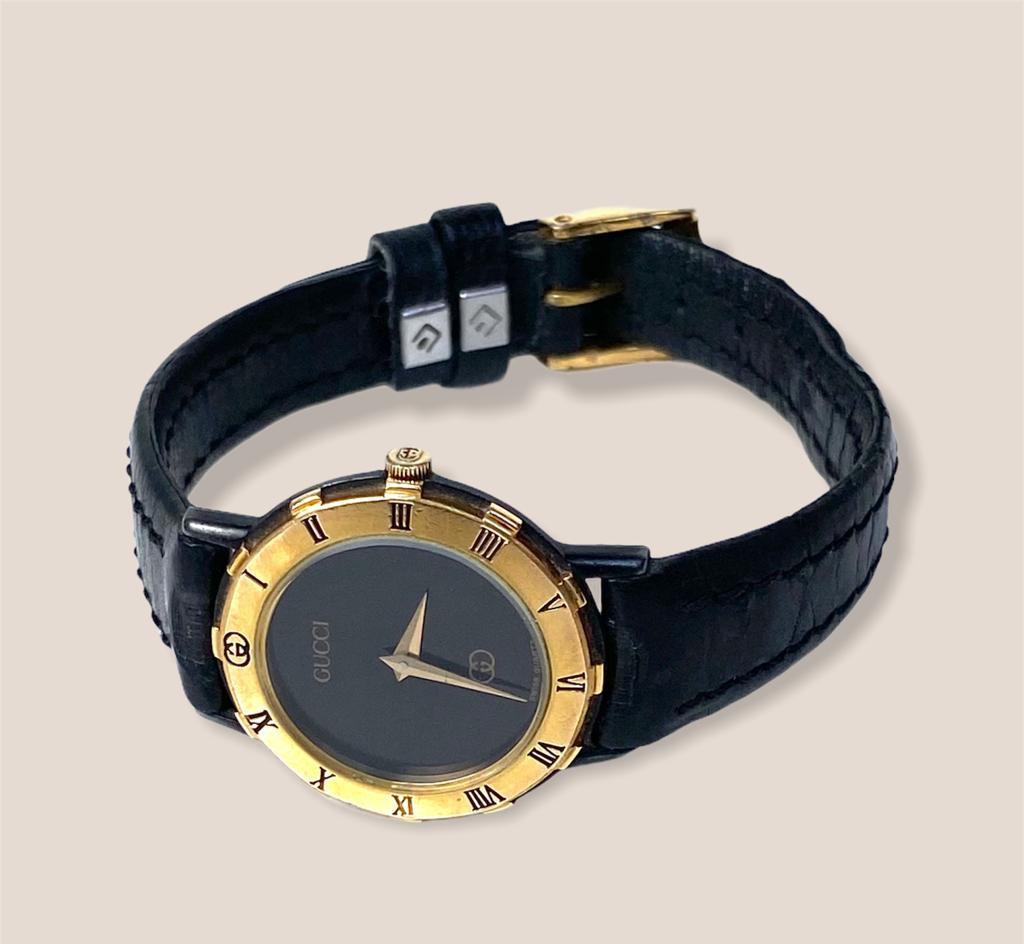 Gucci Quartz Watch Vintage, Fesyen Wanita, Jam Tangan di Carousell