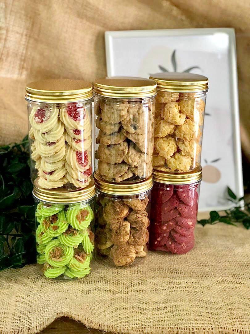 hari raya goodies 2021, Food & Drinks, Gift Baskets & Hampers on Carousell