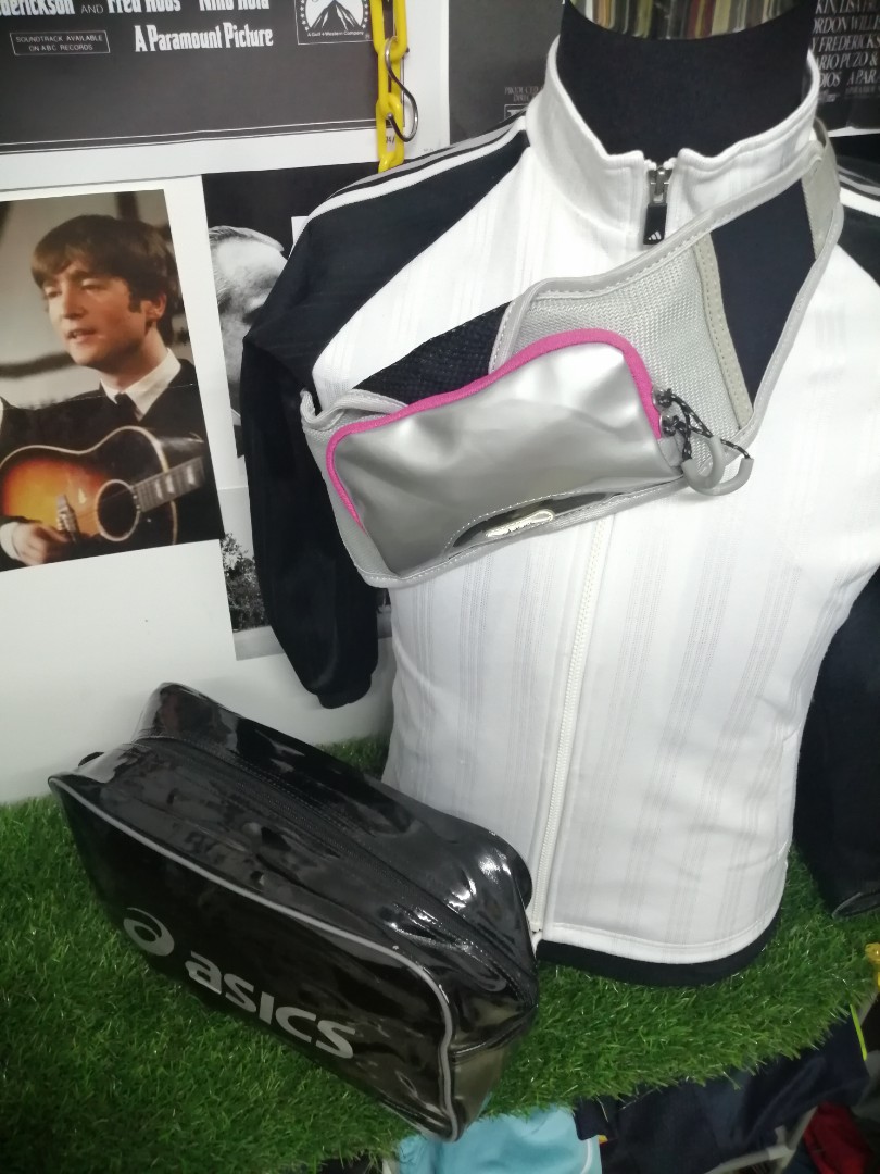 ASICS Running Sling/Waist, Sports Equipment, Sports & Games, Racket ...