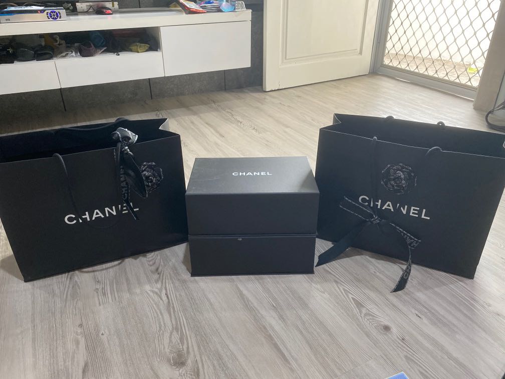 Chanel paper bag dan box, Barang Mewah, Aksesoris di Carousell