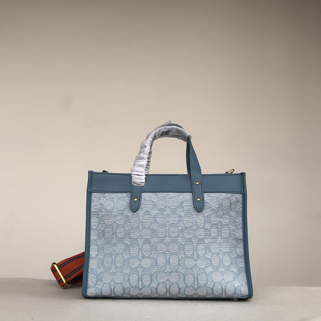 Coach Field Tote 30 in Signature Jacquard, Women's Fashion, Bags ...