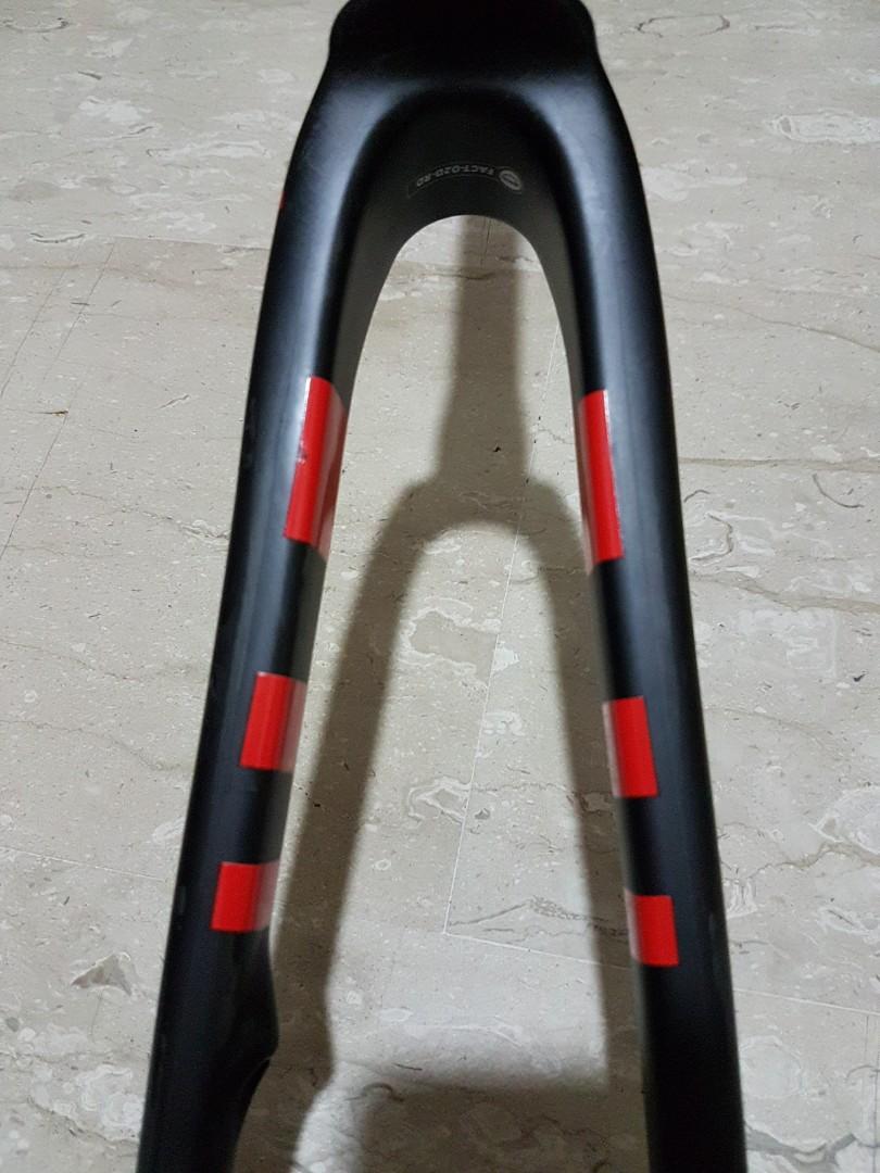 Factor O2 VAM Road bike fork disc brakes, Sports Equipment, Bicycles ...