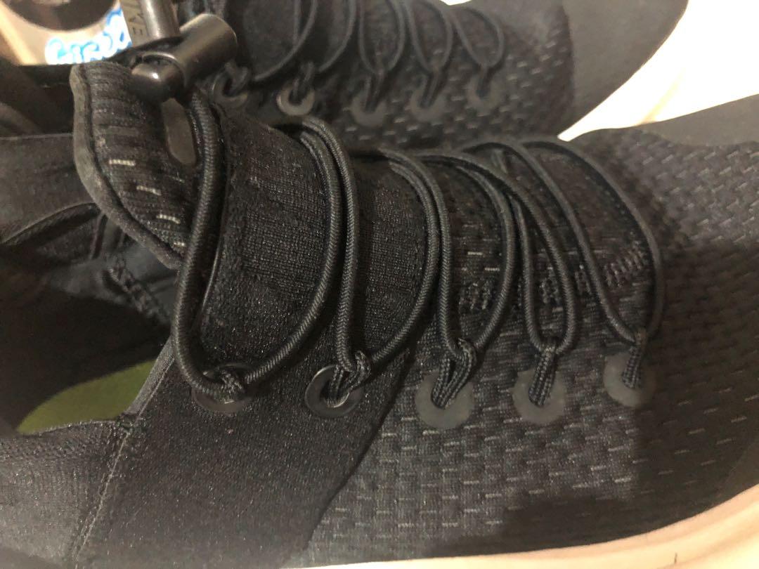 Nike Running black original, Fesyen Pria, Sepatu , Sneakers di Carousell
