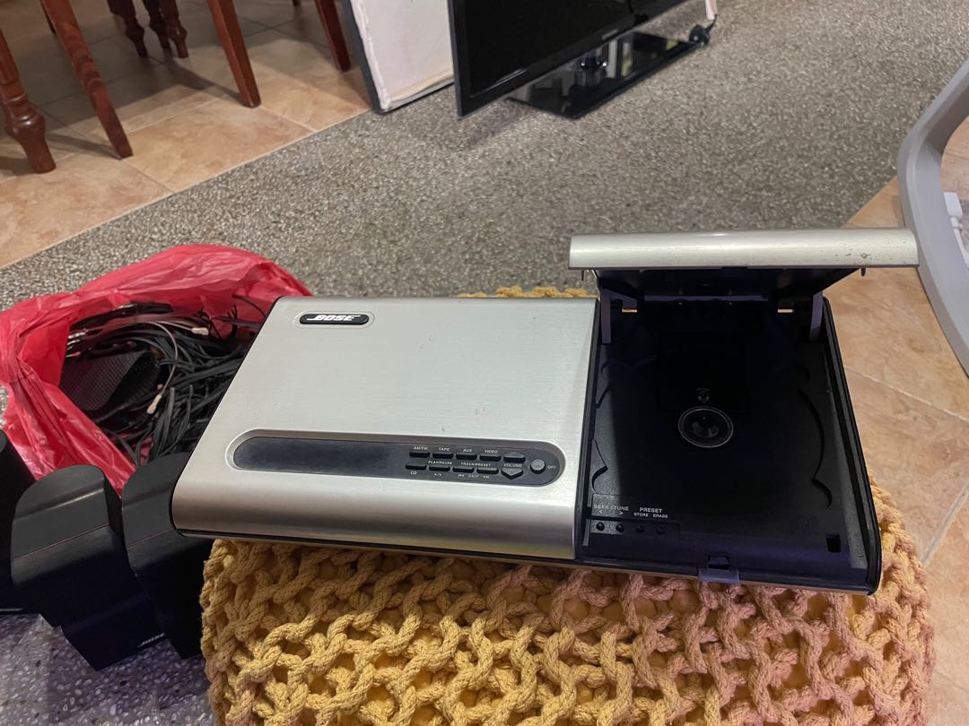Old Bose CD player, Hobbies & Toys, Music & Media, CDs & DVDs on Carousell