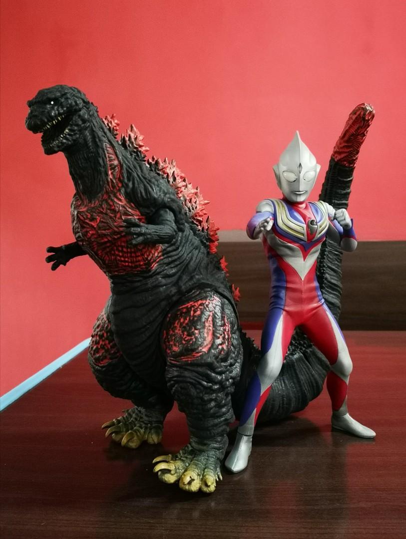 Shin Godzilla 28cm tall similar to xplus Ultraman Kaiju scale, Hobbies ...