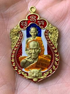 Thai Amulets @Lp Thuat Loop Lor, Hobbies & Toys, Memorabilia ...