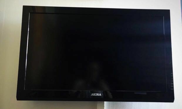 40" AKIRA TV, TV & Home Appliances, TV & Entertainment, TV on Carousell