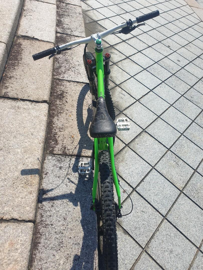 Haro Extreme X6 Comp Mountain Bike, Sports Equipment, Bicycles & Parts ...