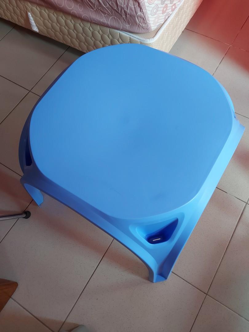 Rubbermaid kids table, Babies & Kids, Baby Nursery & Kids Furniture ...