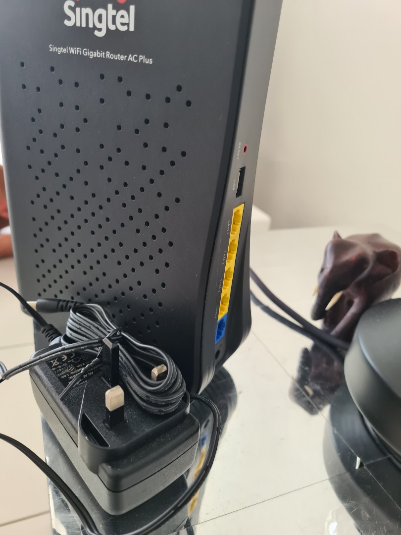 Singtel Modem (Plus model), Computers & Tech, Parts & Accessories ...