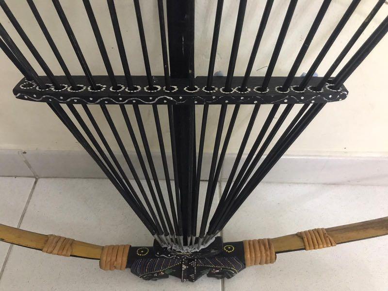 Vintage bow and arrow display set, Hobbies & Toys, Memorabilia ...