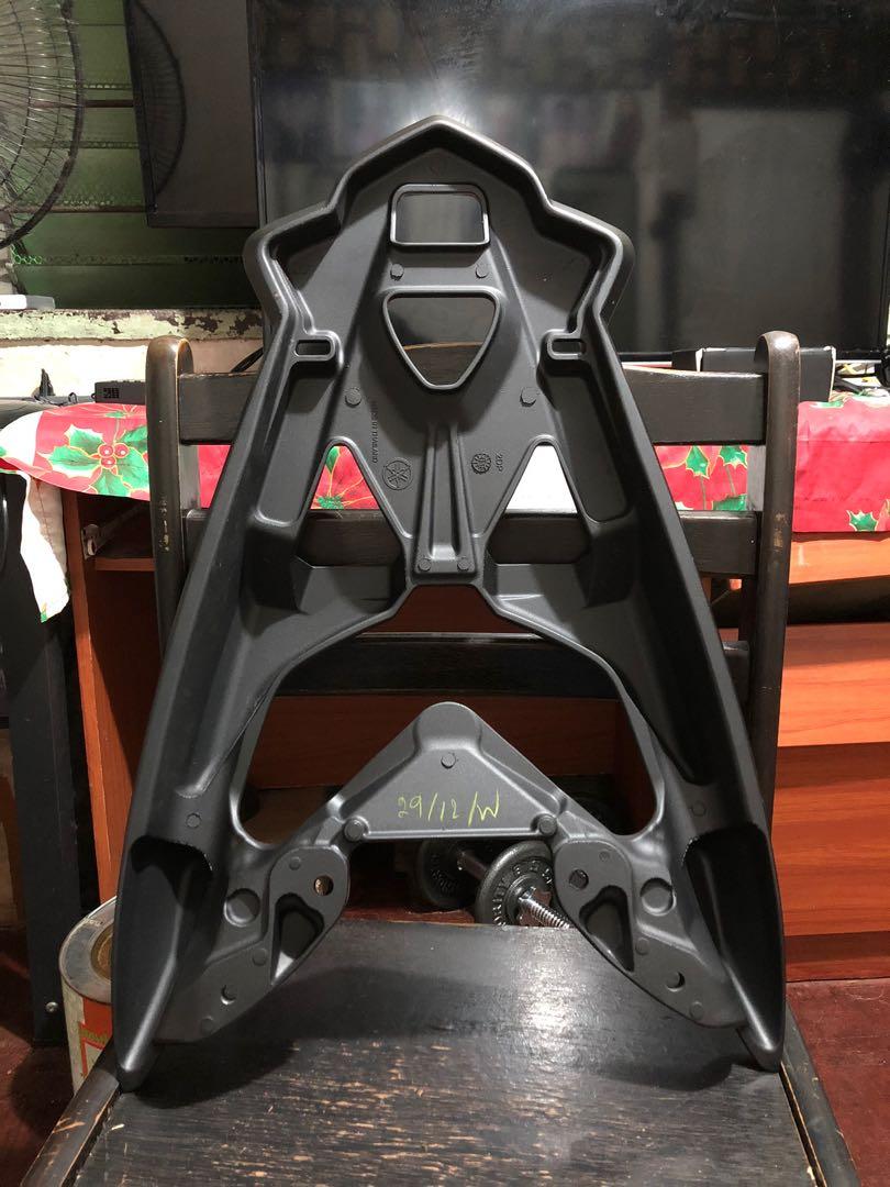Yamaha NMAX v1 top box bracket, Motorbikes, Motorbike Parts ...