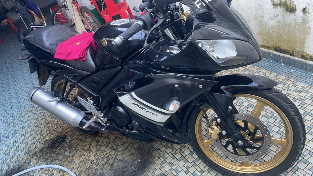 Yamaha r15 v1, Motorcycles, Motorcycles for Sale, Class 2B on Carousell