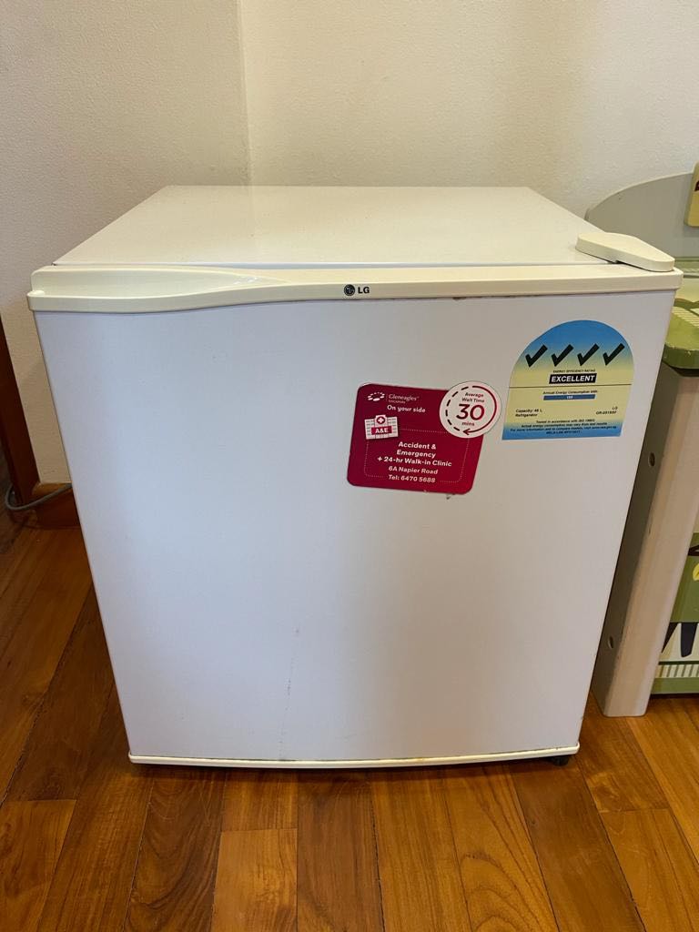 LG mini fridge, TV & Home Appliances, Kitchen Appliances, Refrigerators ...