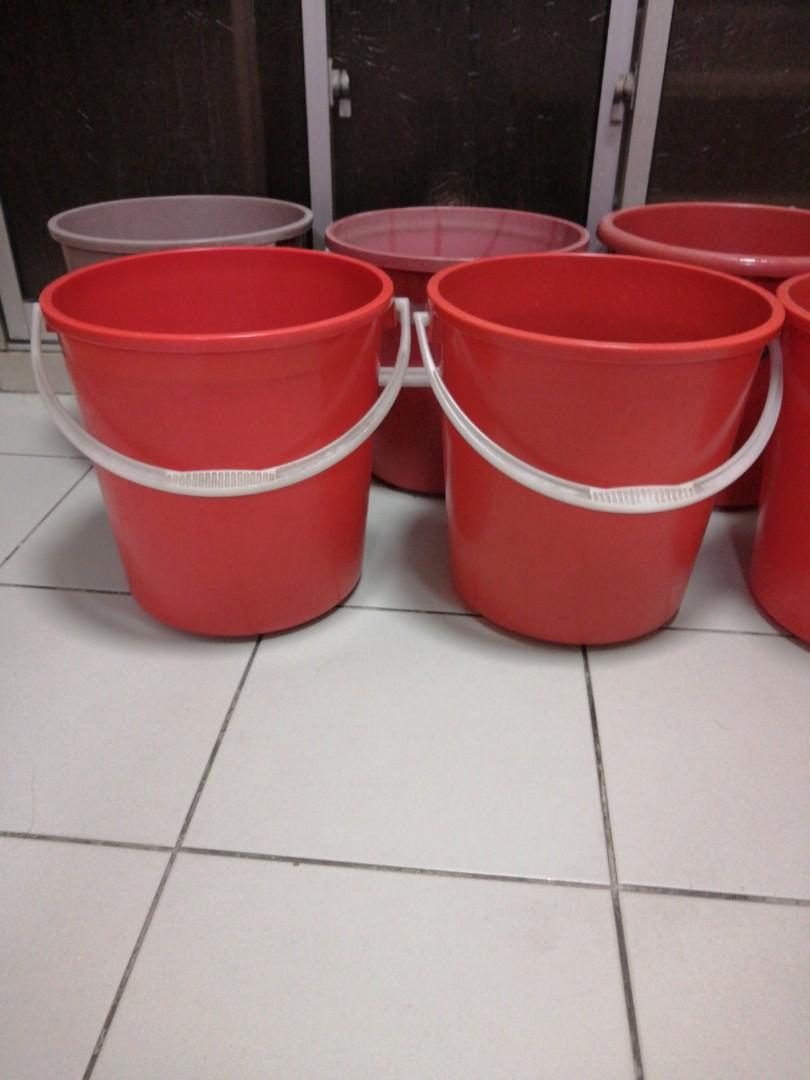 Pails with handles, Furniture & Home Living, Cleaning & Homecare ...