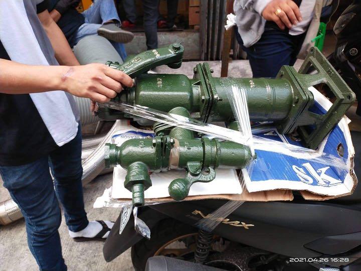 Poso manual pump, Commercial & Industrial, Construction Tools ...
