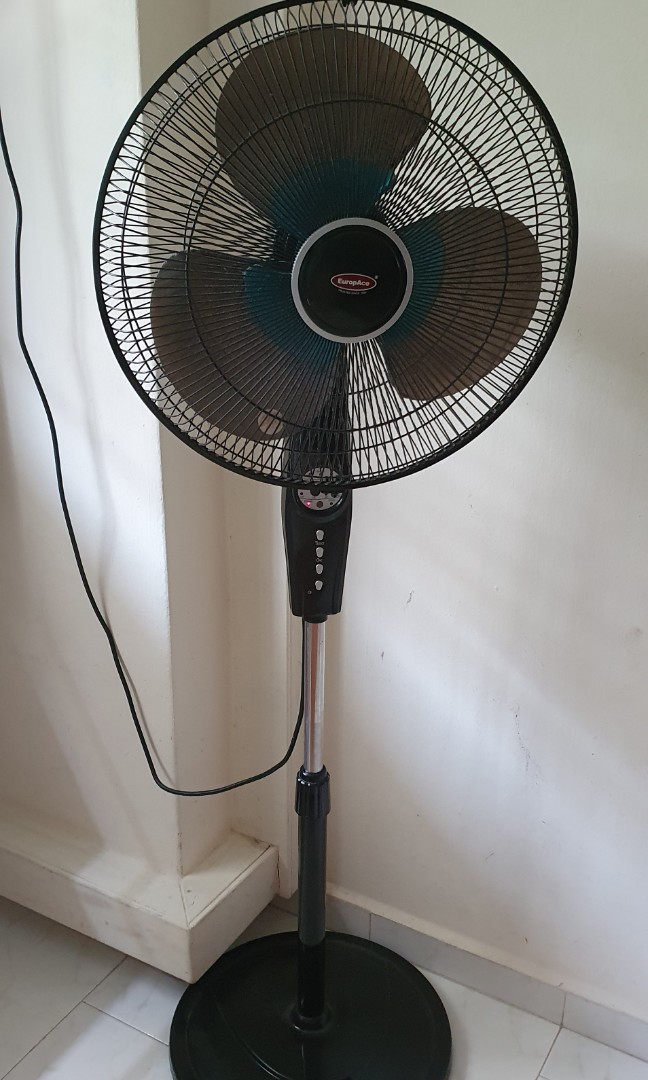 Stand fan, Furniture & Home Living, Lighting & Fans, Fans on Carousell