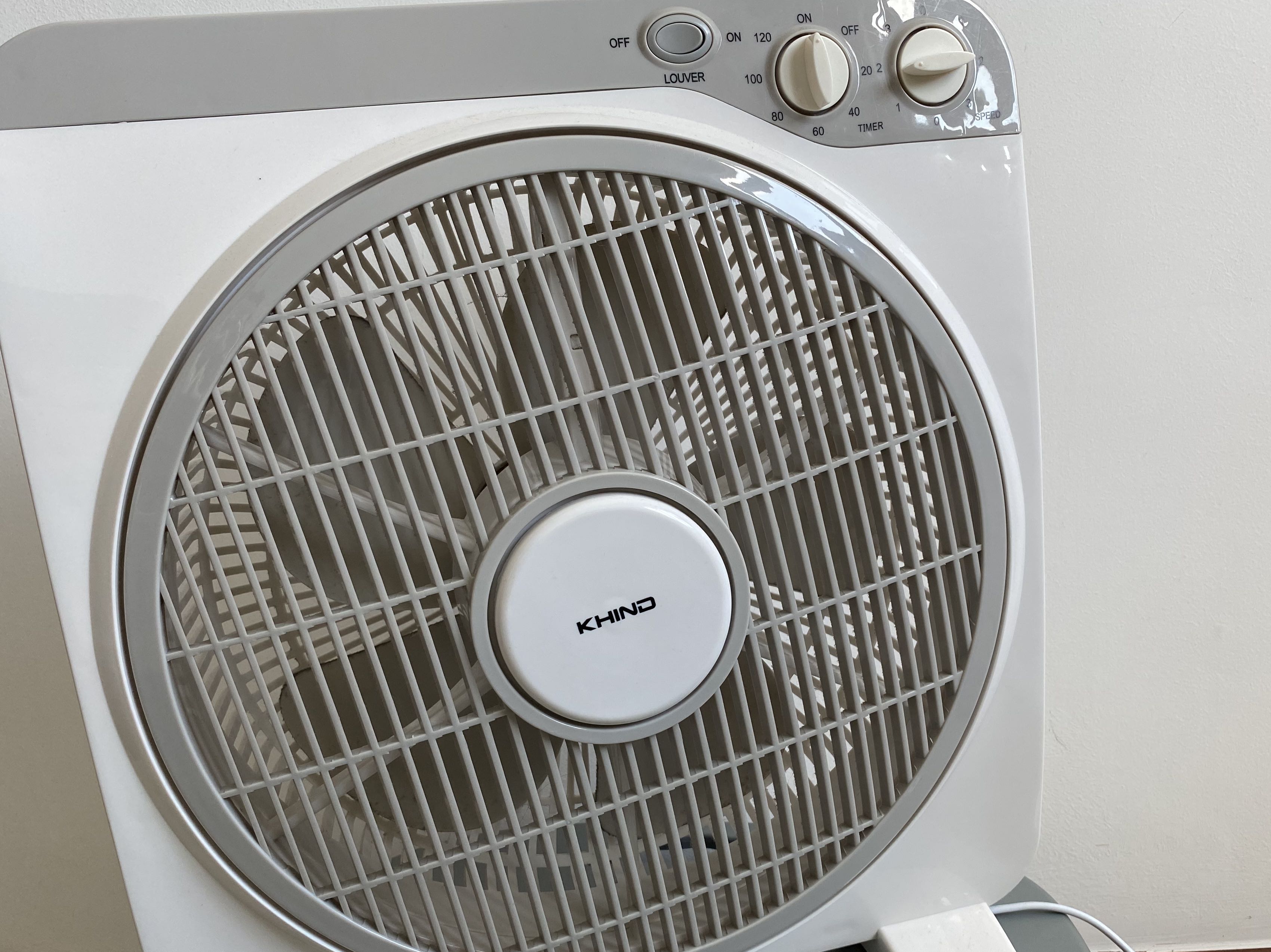 Fan with oscillating Louvre , Home Appliances, Cooling & Air Care on ...