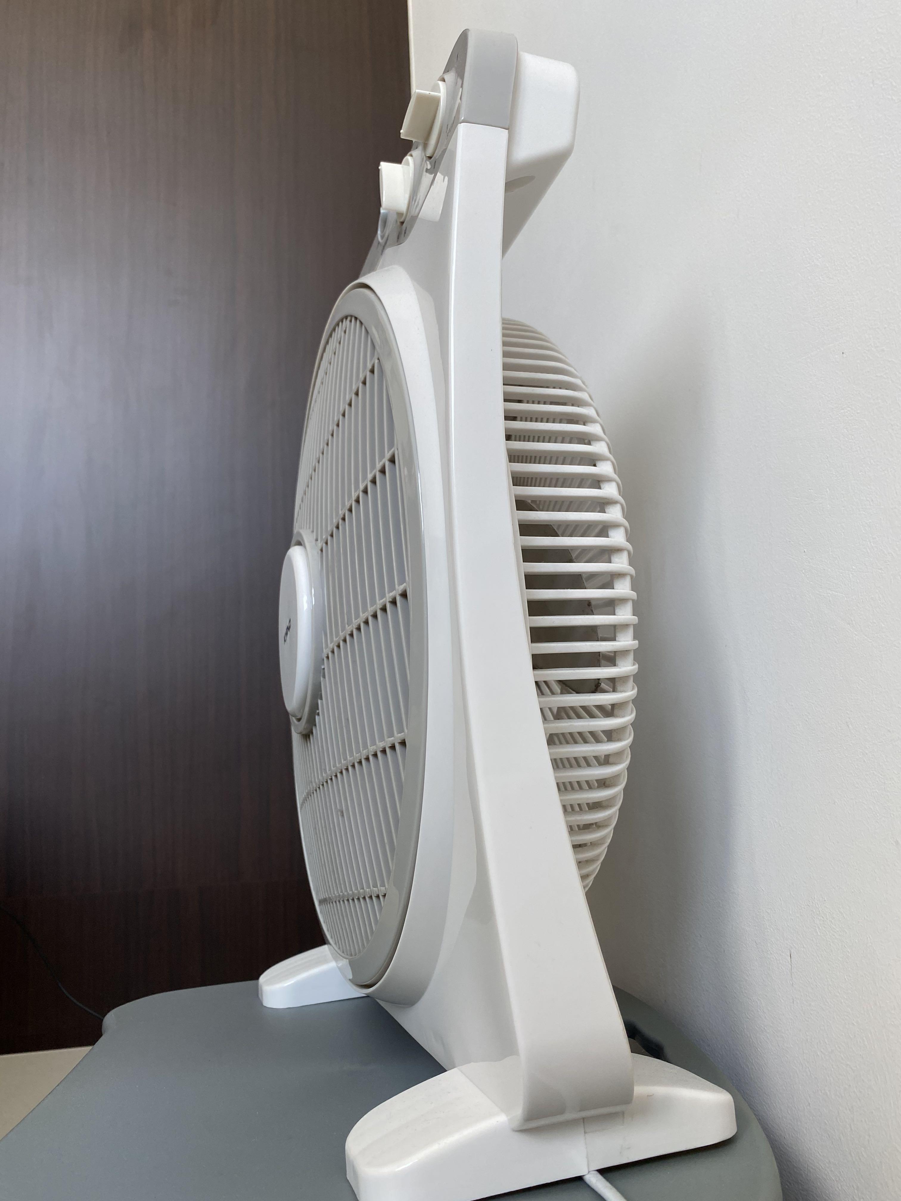 Fan with oscillating Louvre , Home Appliances, Cooling & Air Care on ...