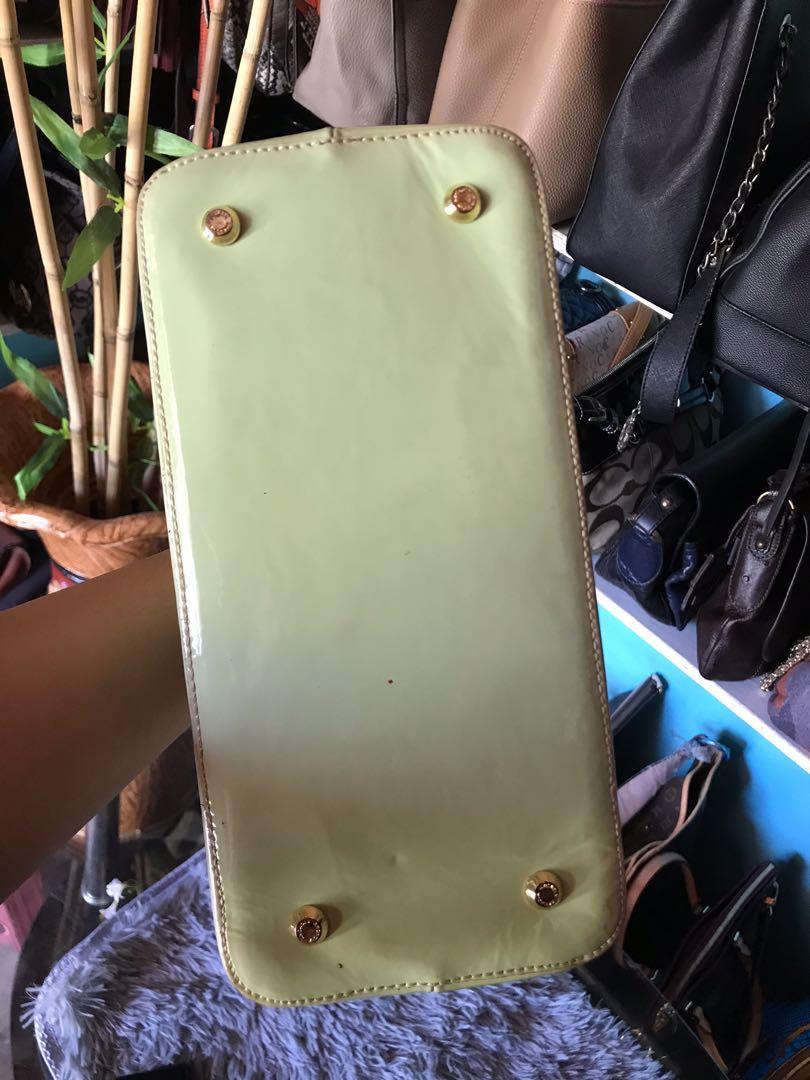 ARCADIA, Women's Fashion, Bags & Wallets, Cross-body Bags on Carousell