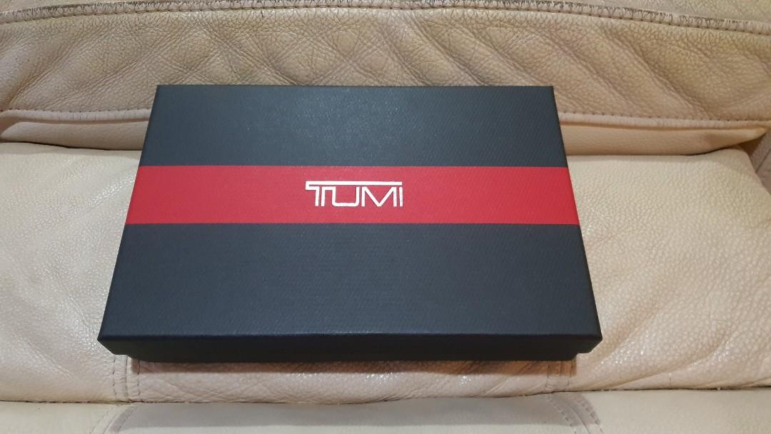 Box Tumi, Fesyen Wanita, Tas & Dompet di Carousell