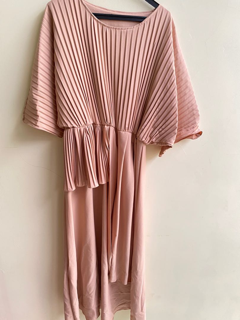 Dress plisket, Fesyen Wanita, Pakaian Wanita, Gaun & Rok di Carousell