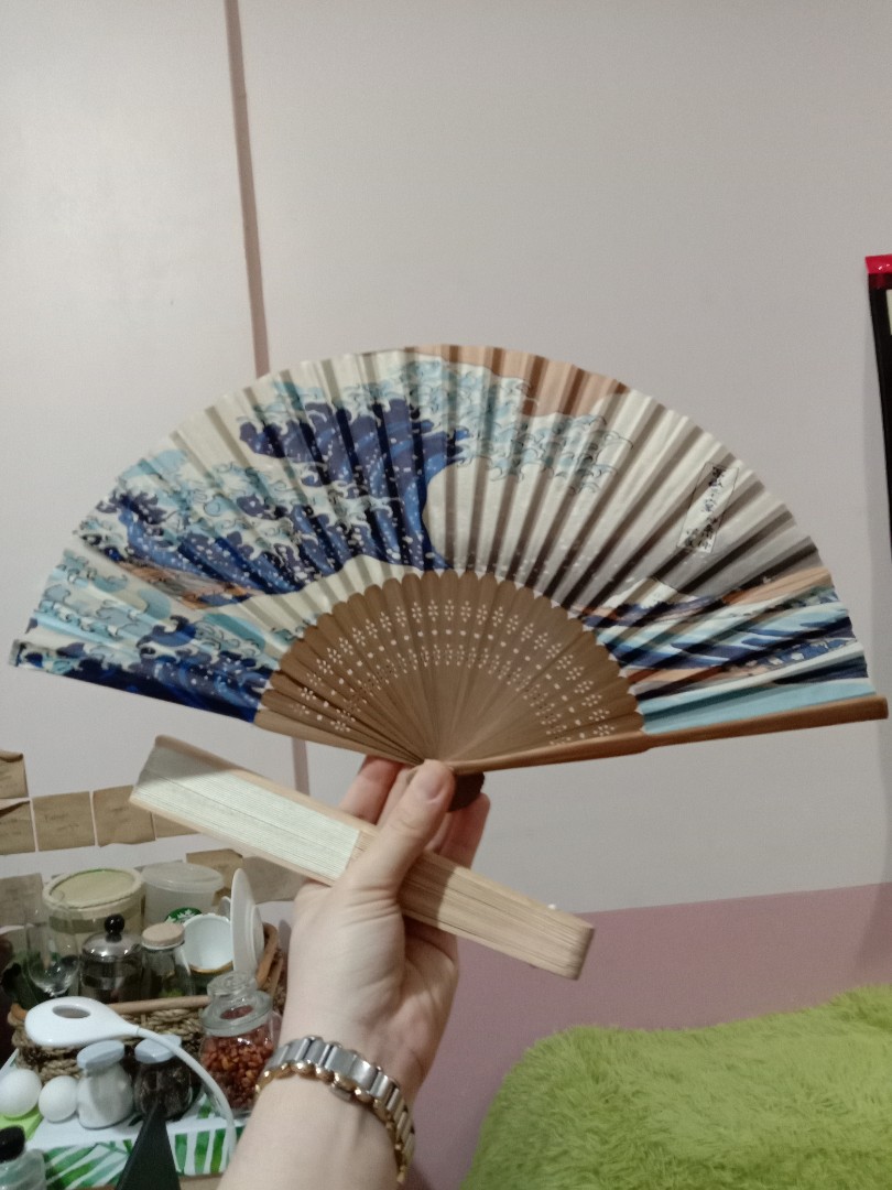 Japanese Fan hokusai wave of konagawa, Women's Fashion, Watches ...
