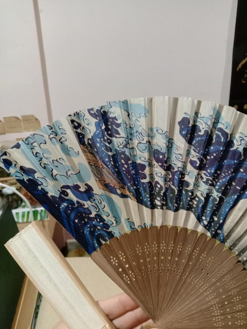 Japanese Fan hokusai wave of konagawa, Women's Fashion, Watches ...