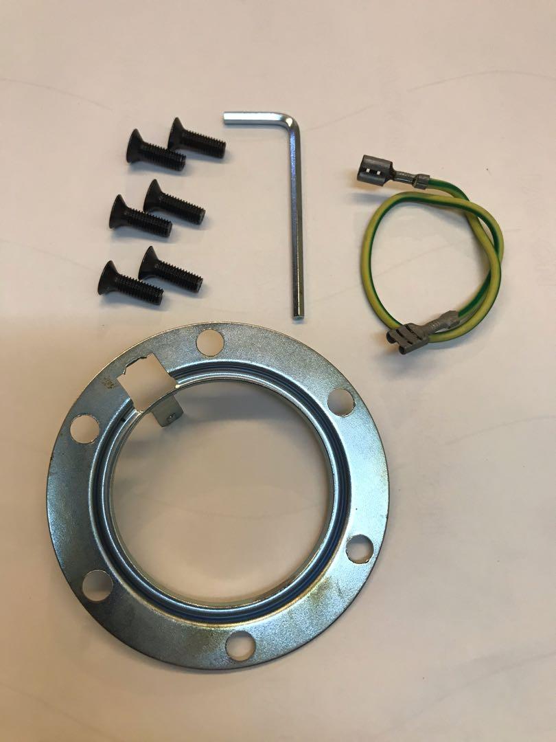 MOMO Horn Button Retainer Ring set, Auto Accessories on Carousell