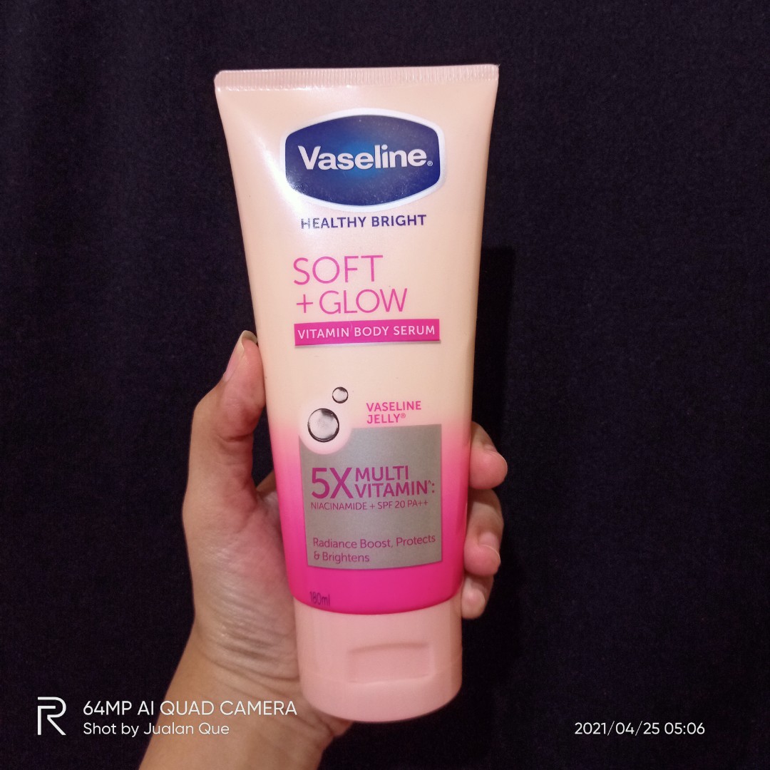 Vaseline Soft Glow, Kesehatan & Kecantikan, Kulit, Sabun & Tubuh di ...