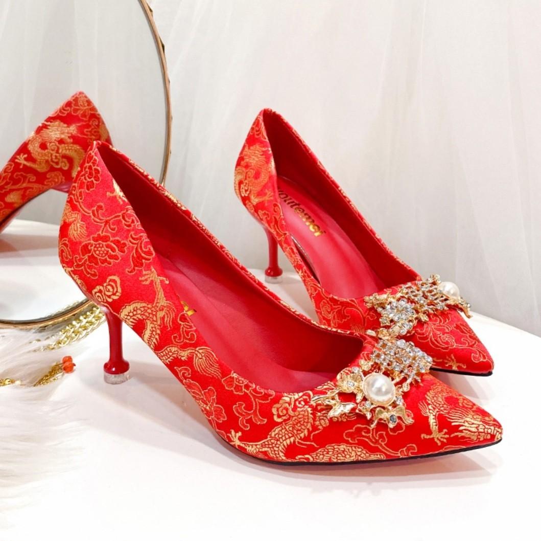 Chinese Wedding Shoes, Women's Fashion, Footwear, Sandals on Carousell