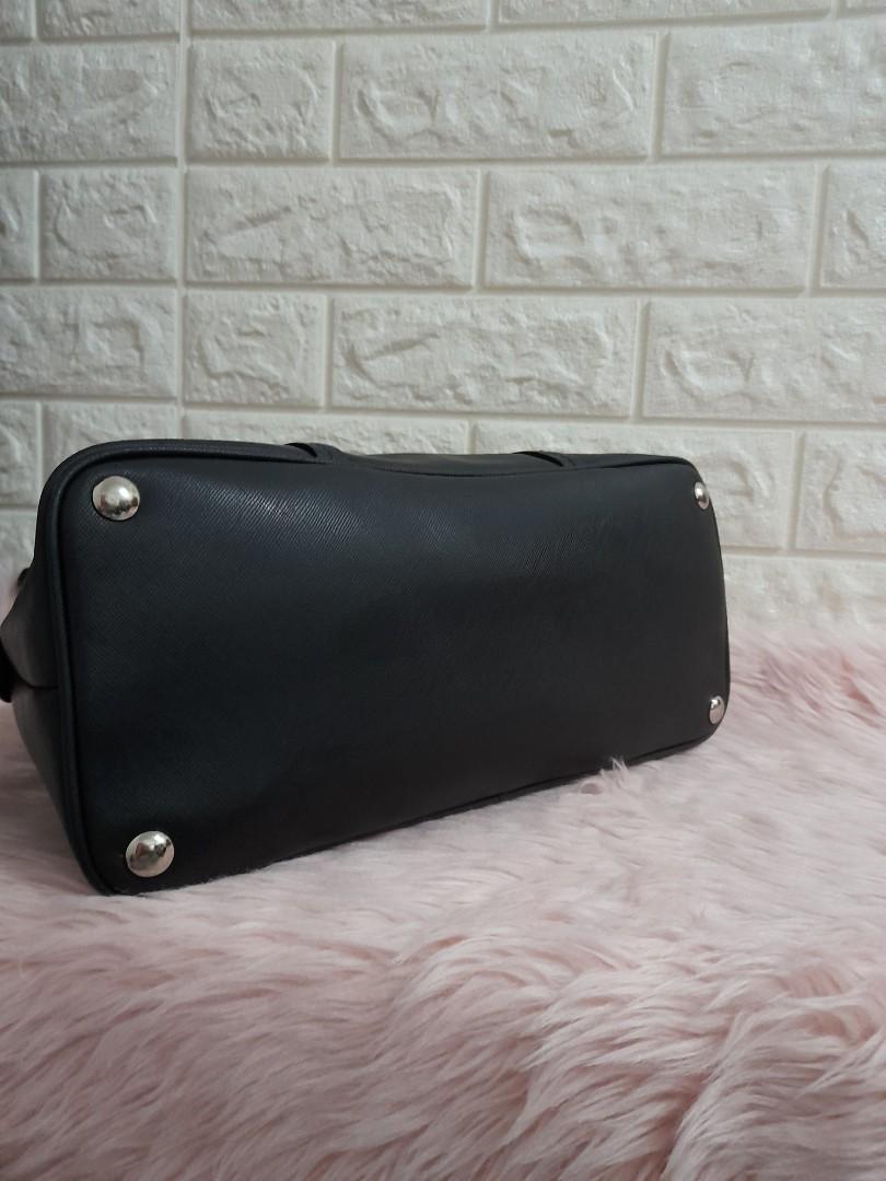 Original Coach Alma, Luxury, Bags & Wallets on Carousell