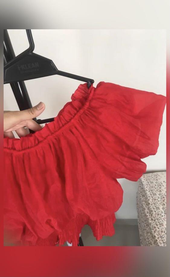 Red Sabrina, Fesyen Wanita, Pakaian Wanita, Atasan di Carousell