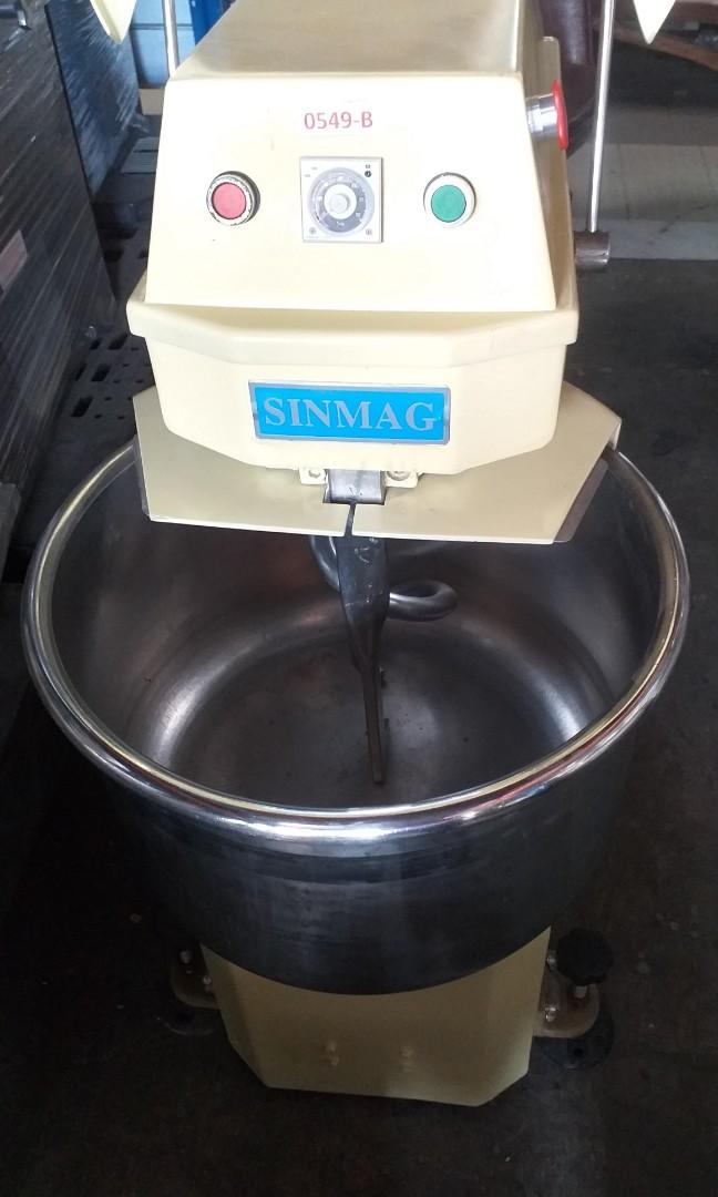 Sinmag Spiral Dough Mixer Half Bagger, TV & Home Appliances, Kitchen ...