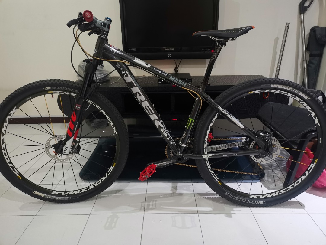 Trek 29er custom build Trail bike, top-end spec, Sports Equipment ...