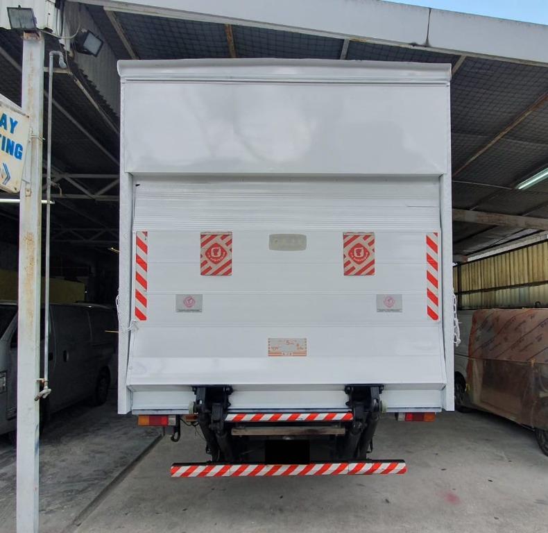 🚚 24ft Lorry box with tailgate LORRY RENTAL, Cars, Commercial Vehicles ...