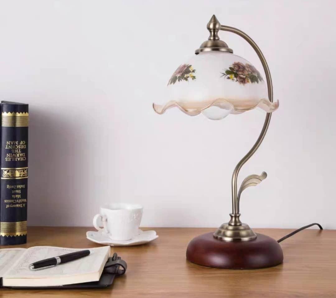 Classic flower porcelain desklamp Lampu meja klasik kaca bercorak bunga ...