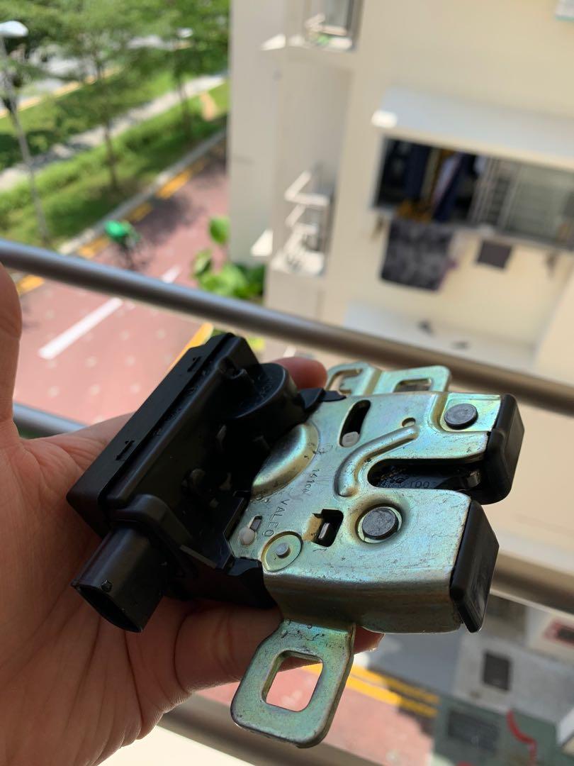 Mini Cooper Boot Central Locking, Car Accessories, Accessories on Carousell