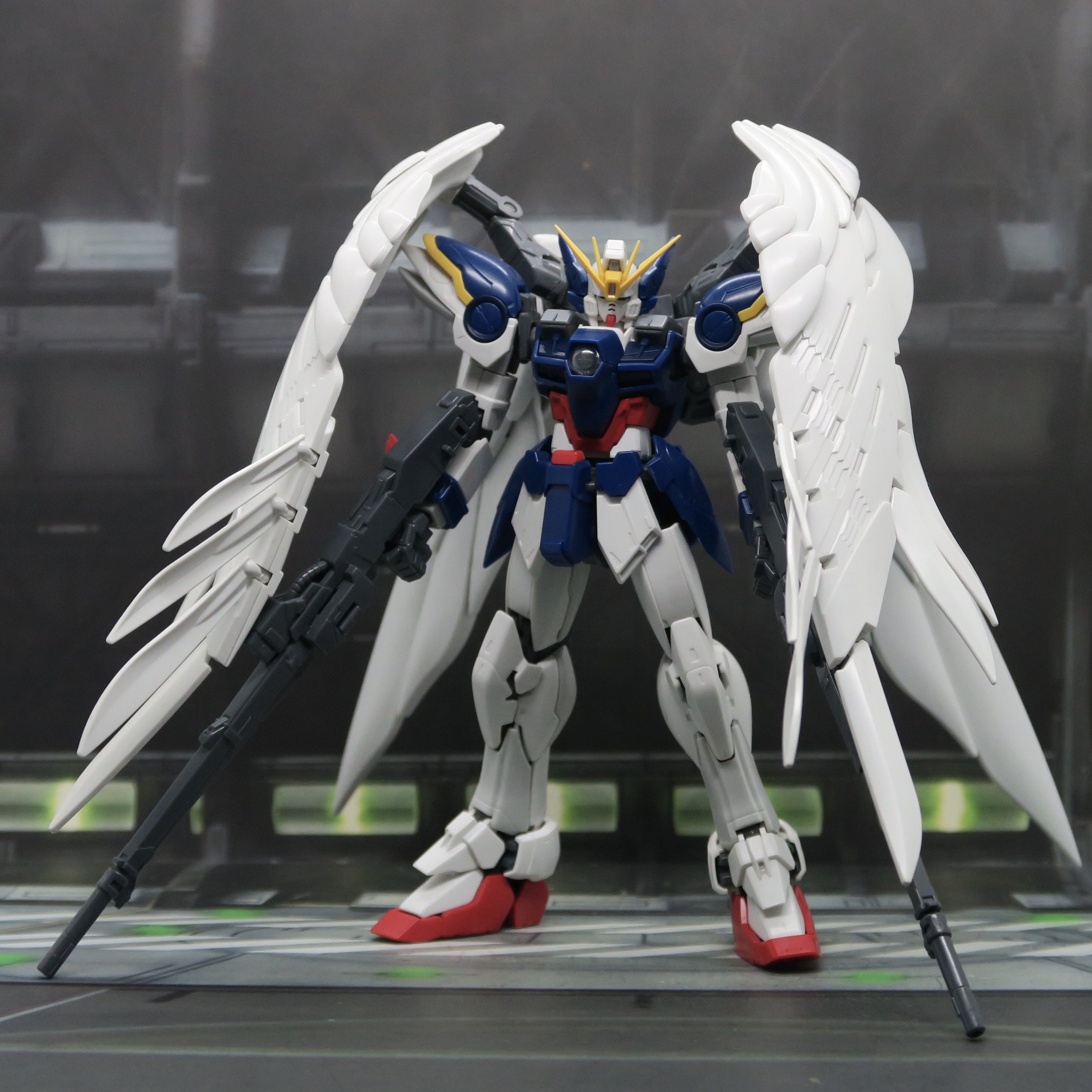 RG Wing Gundam Zero Custom EW 天使翼零式飛翼高達 EW (素組成品), 興趣及遊戲, 玩具 & 遊戲類 - Carousell