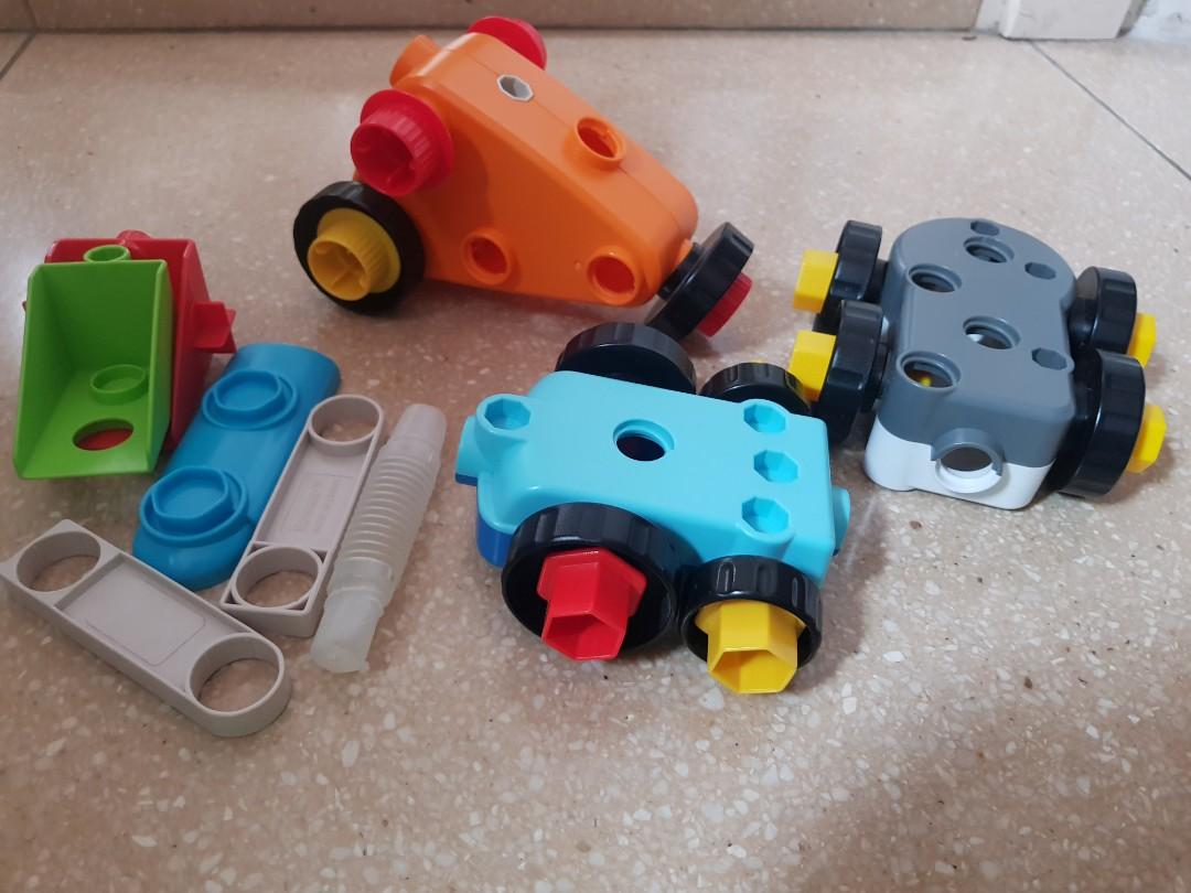 Screw toy car, Hobbies & Toys, Toys & Games on Carousell