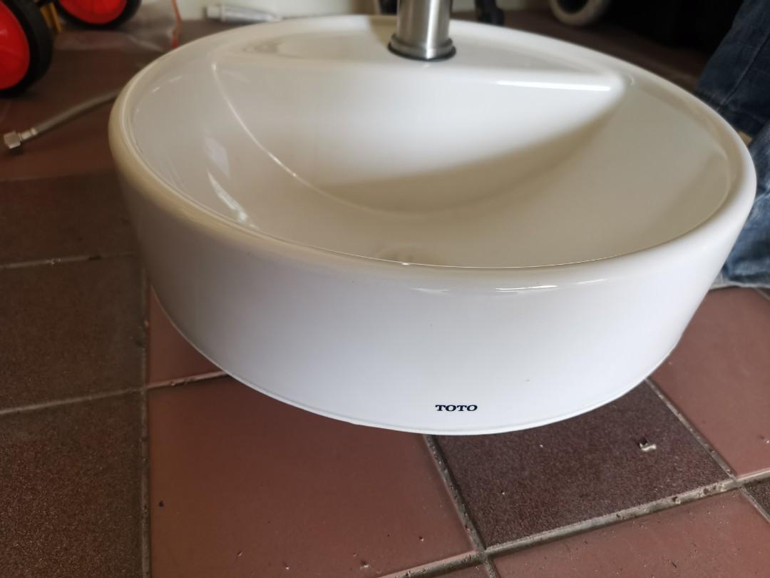 Toto hand wash basin, Furniture & Home Living, Bathroom & Kitchen ...