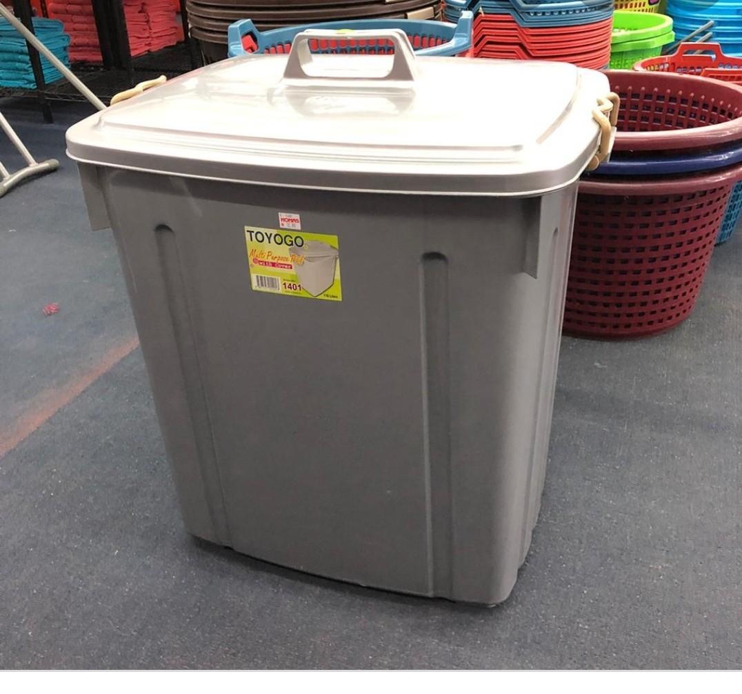 Toyogo pails 4+2, Furniture & Home Living, Cleaning & Homecare Supplies ...