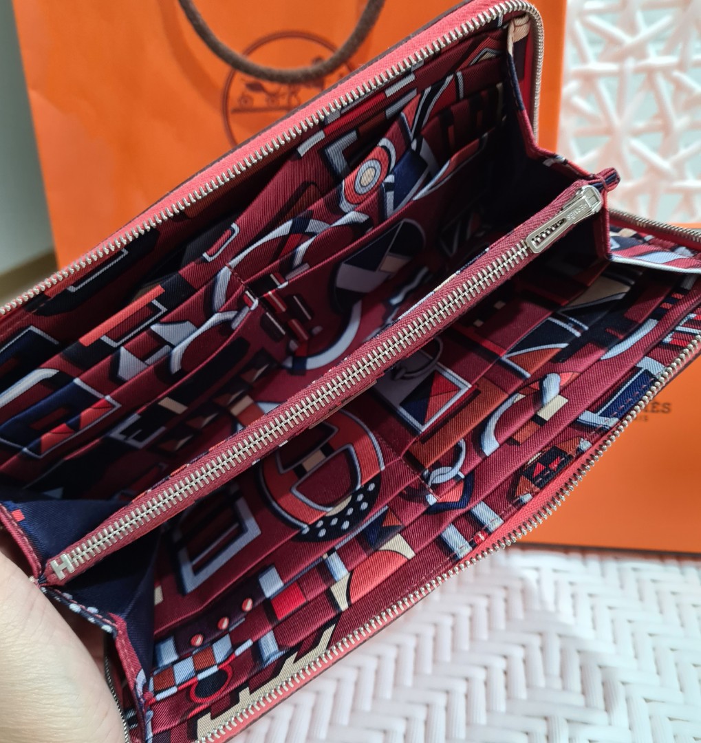 Authentic Hermes Silk in Wallet, Luxury, Bags & Wallets on Carousell