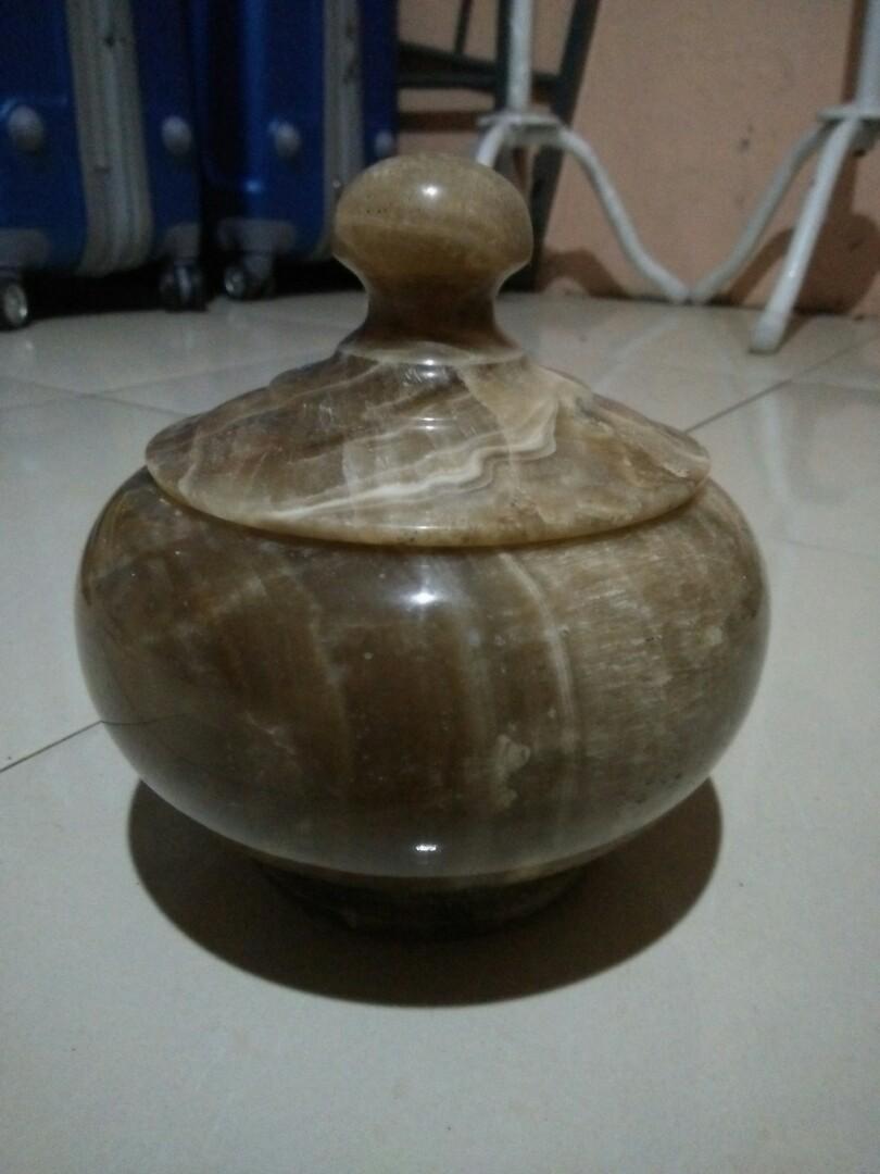 Guci marmer onix, Antik, Furnitur di Carousell