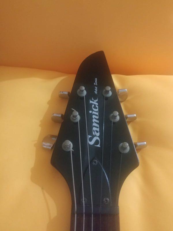 Samick Artise Series Explorer, Hobbies & Toys, Music & Media, Musical ...