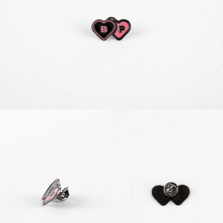 Blackpink Pin (Unofficial Merch), Hobbies & Toys, Memorabilia ...