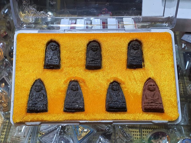 Lp Thuad Set Thai Amulet, Hobbies & Toys, Memorabilia & Collectibles ...