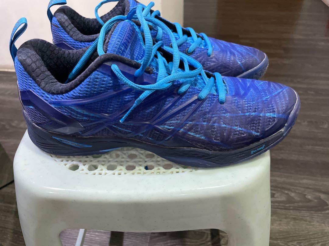 Perfly support 990 Badminton shoes, Men's Fashion, Activewear on Carousell