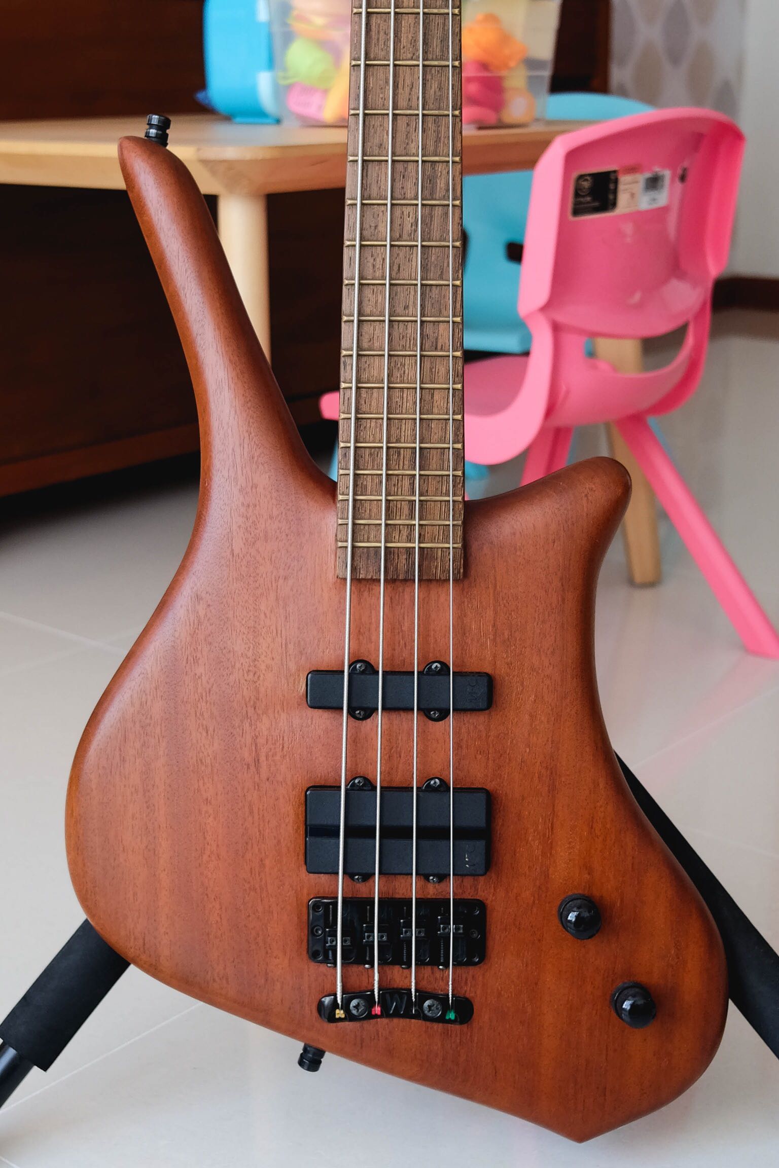 Warwick Dolphin 4 string bass, Hobbies & Toys, Music & Media, Musical ...